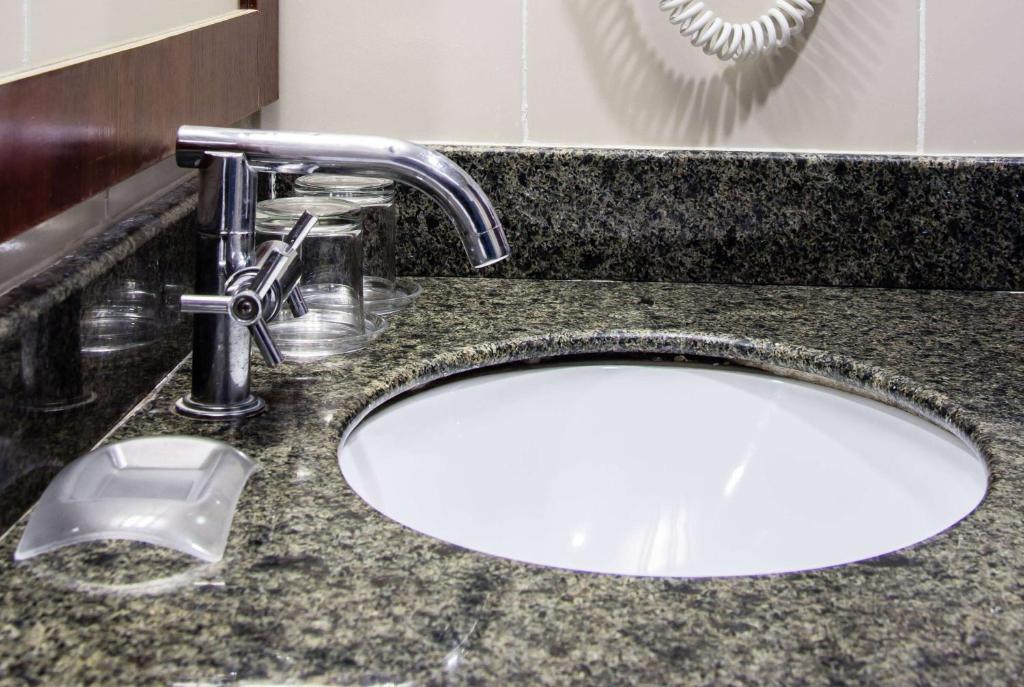 Microtel by Wyndham Mall of Asia, Manila (updated prices 2025)