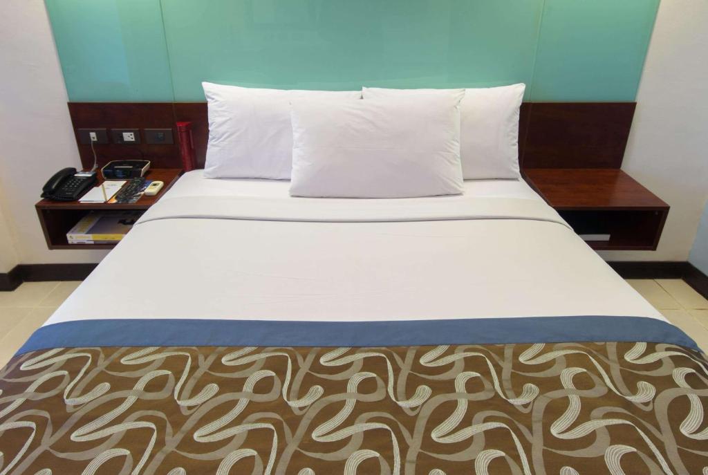 Microtel by Wyndham Mall of Asia, Manila (updated prices 2025)