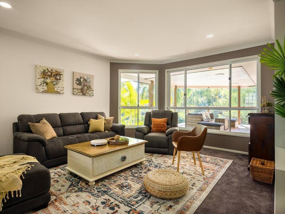 Arcadia 5BR Golfside Parkview Mansion-Tranquil, Huge Deck, Brisbane ...