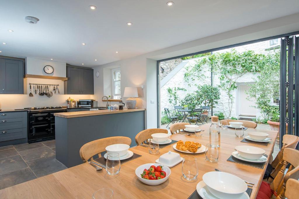 Welford House, Newport Pembrokeshire (updated prices 2025)