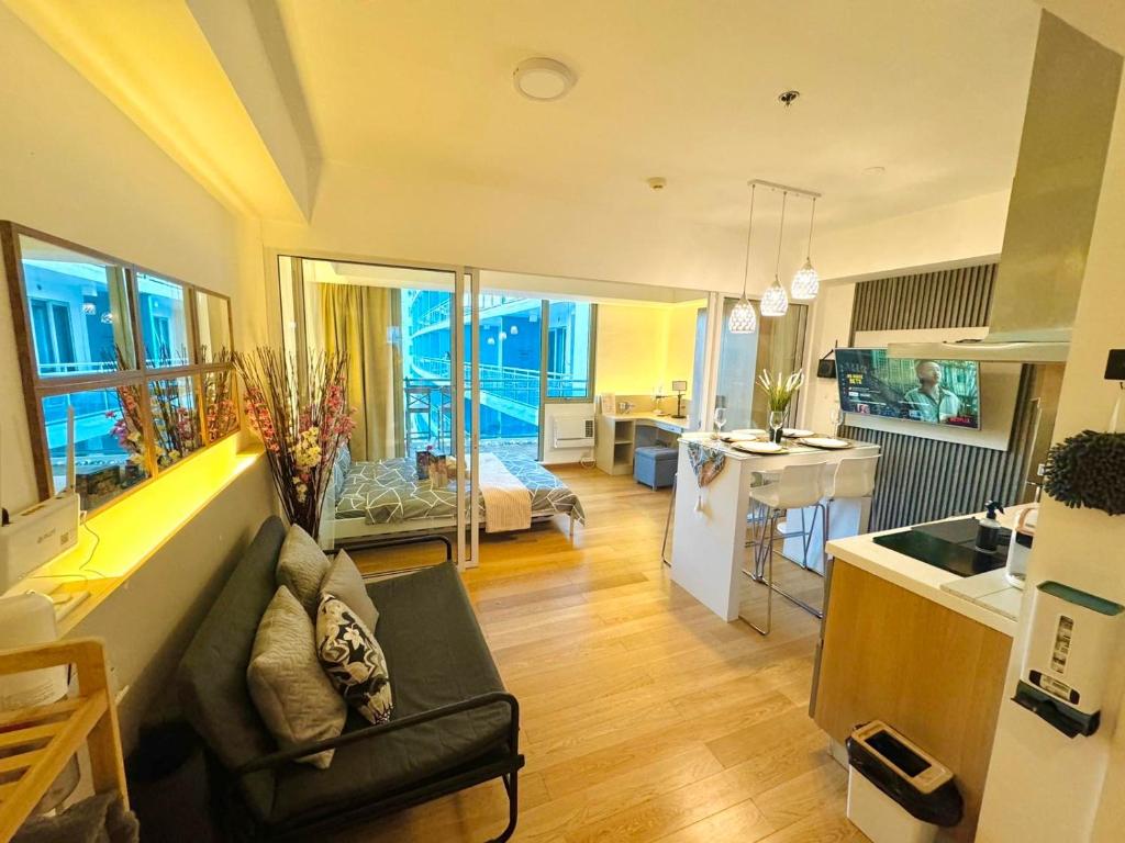 Azure Urban Resort Residences Maui Tower, Manila (updated prices 2025)