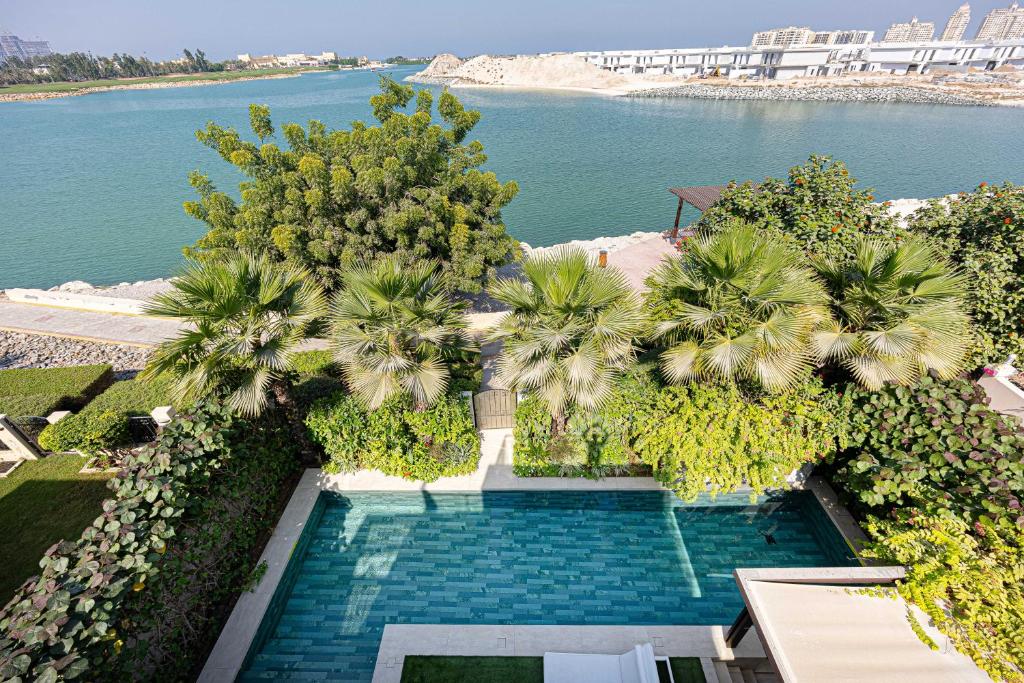 Waterfront Villa at Al Hamra with swimming pool, Ras al Khaimah ...
