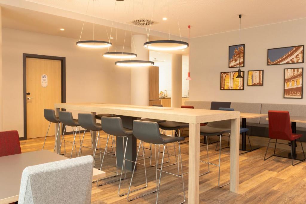 Holiday Inn Express Brussels - Airport by IHG, Diegem (updated prices 2025)