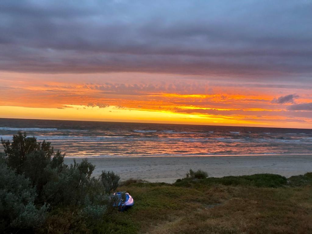 BEACH Living - “A bit of Mykonos near Mordialloc!”, Aspendale (updated ...