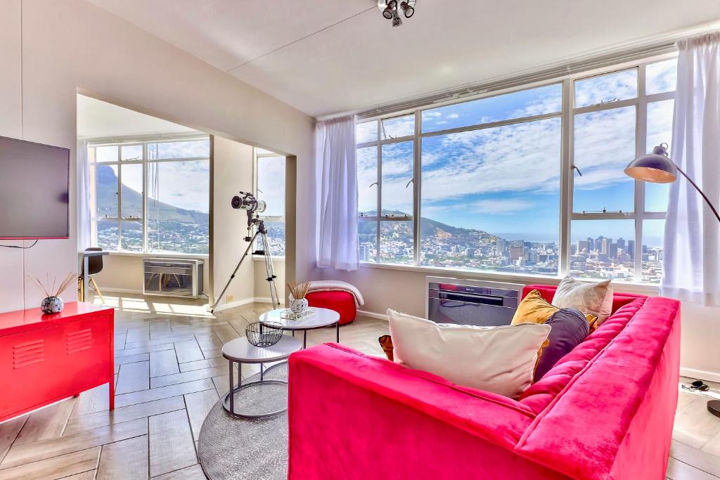 The Scenic Disa Park Apartment, Table Mountain, City & Ocean views ...