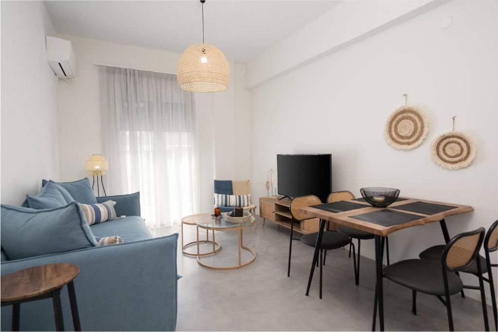 Revived Urban Charm - 1BR, Atina (2025 güncel fiyatları)