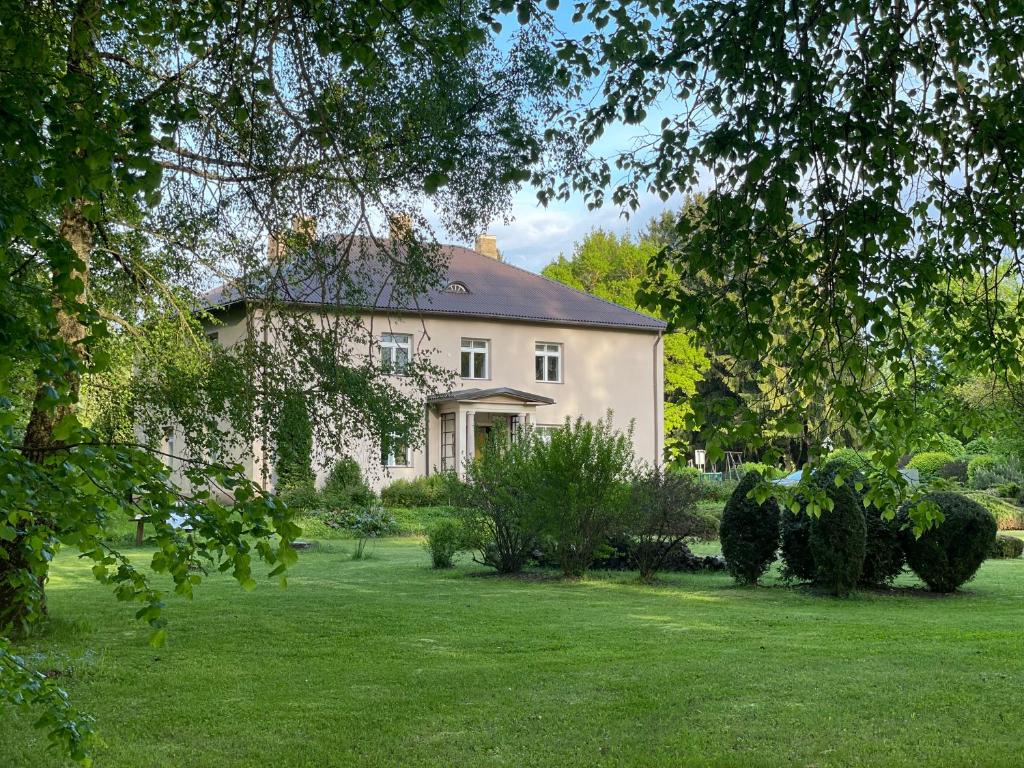 18 oaks Private Countryside-palace apartments, Bauska (updated prices 2025)