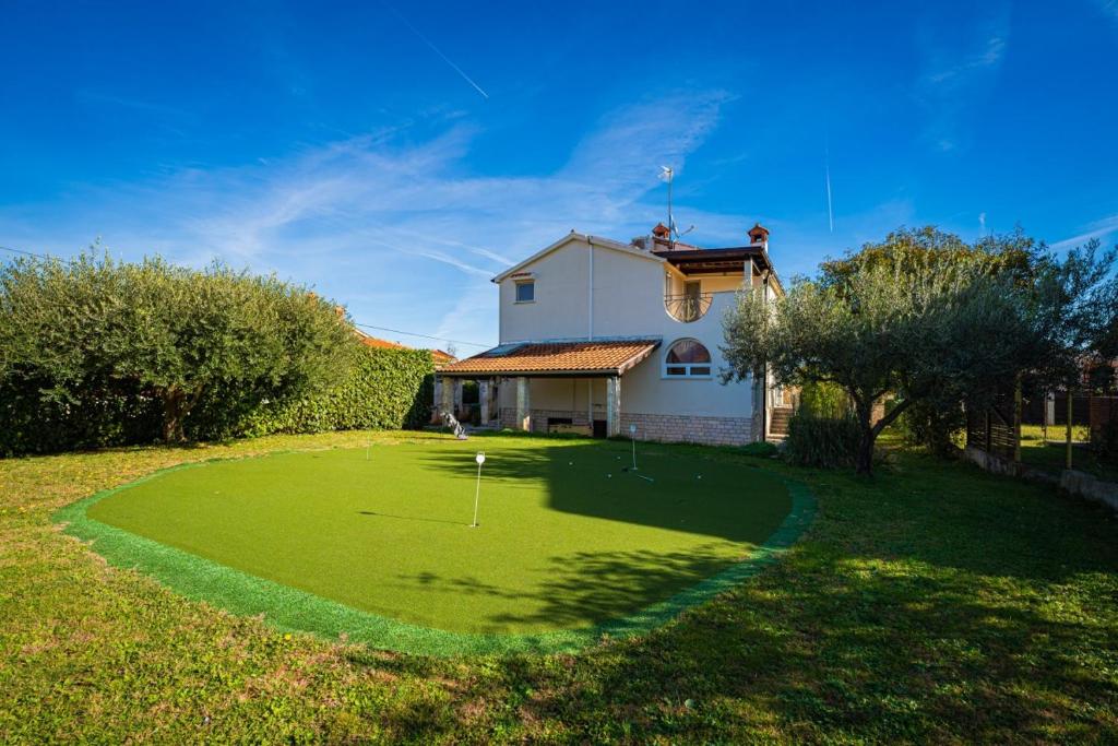Villa Golf House in Ližnjan - Haus für 9-10 Personen, Ližnjan (precios ...