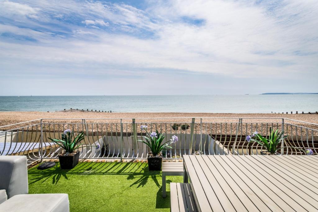 Seascape Beach House Hayling Island, South Hayling (updated prices 2025)