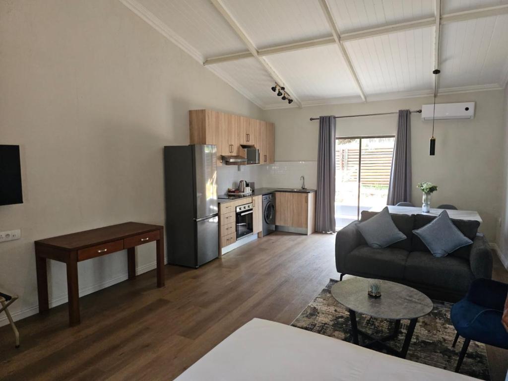 Shumba Valley Lodge, Lanseria (updated prices 2025)