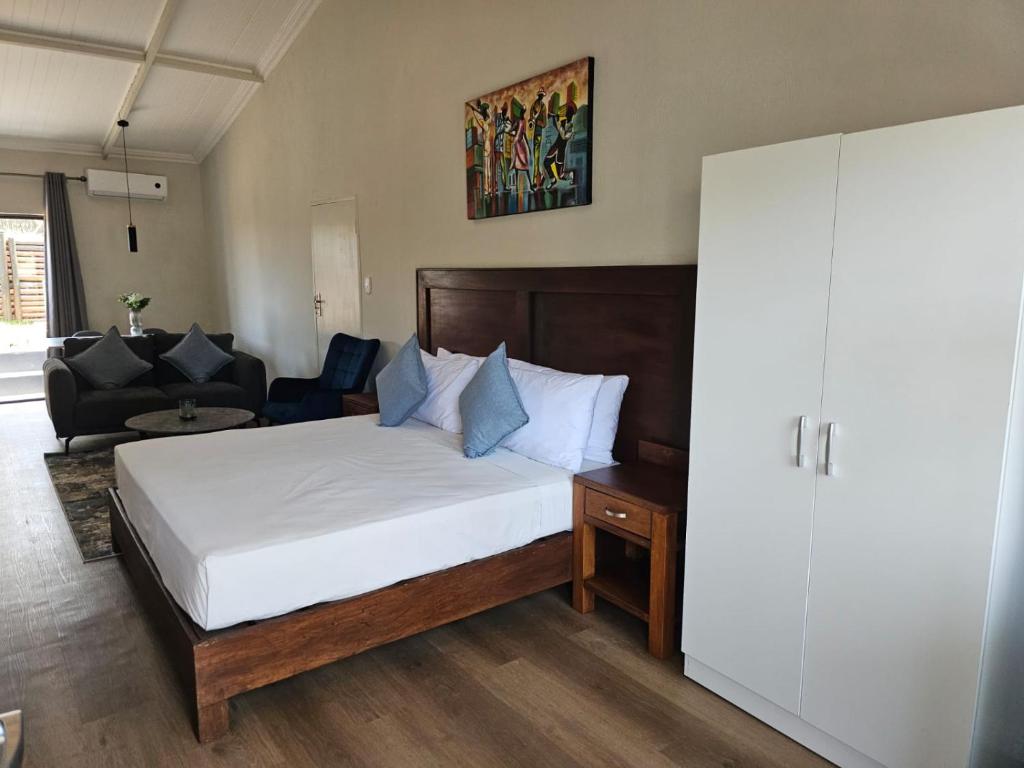 Shumba Valley Lodge, Lanseria (updated prices 2025)