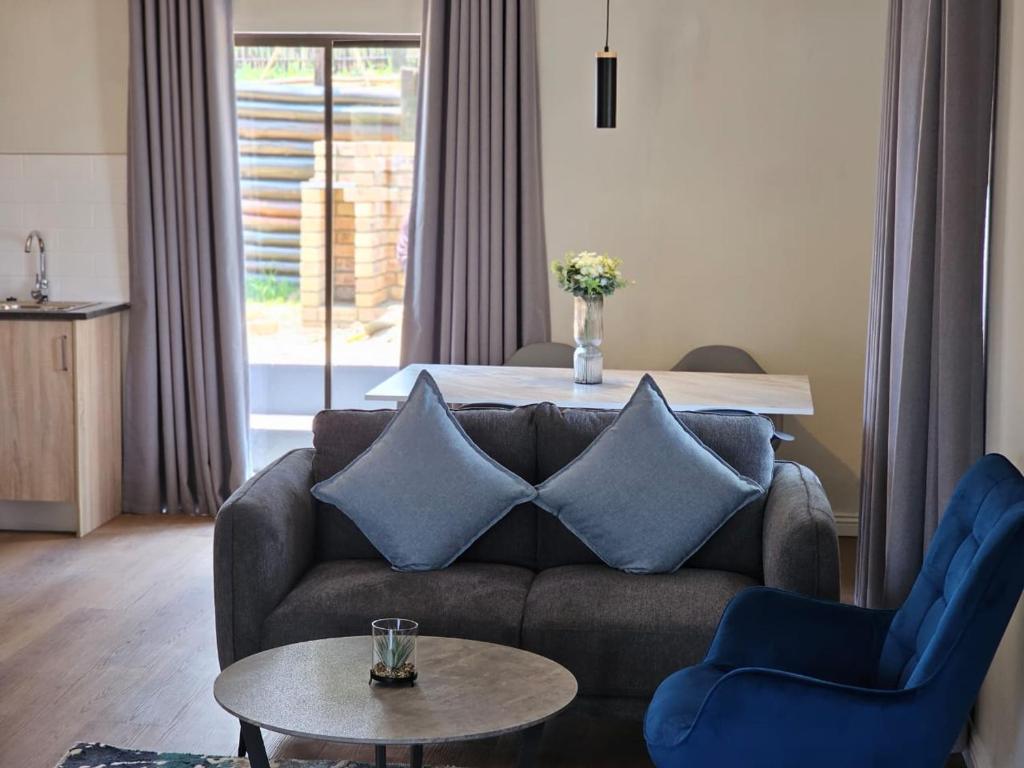 Shumba Valley Lodge, Lanseria (updated prices 2025)