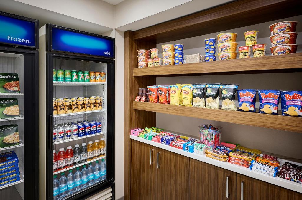 Holiday Inn Express & Suites Kitchener Southeast by IHG, Kitchener ...