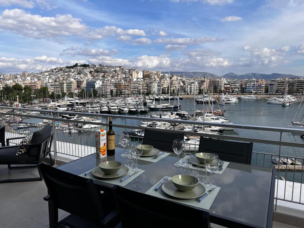 Stunning View Zeas Marina - 2 bedrooms, Piraeus (updated prices 2026)