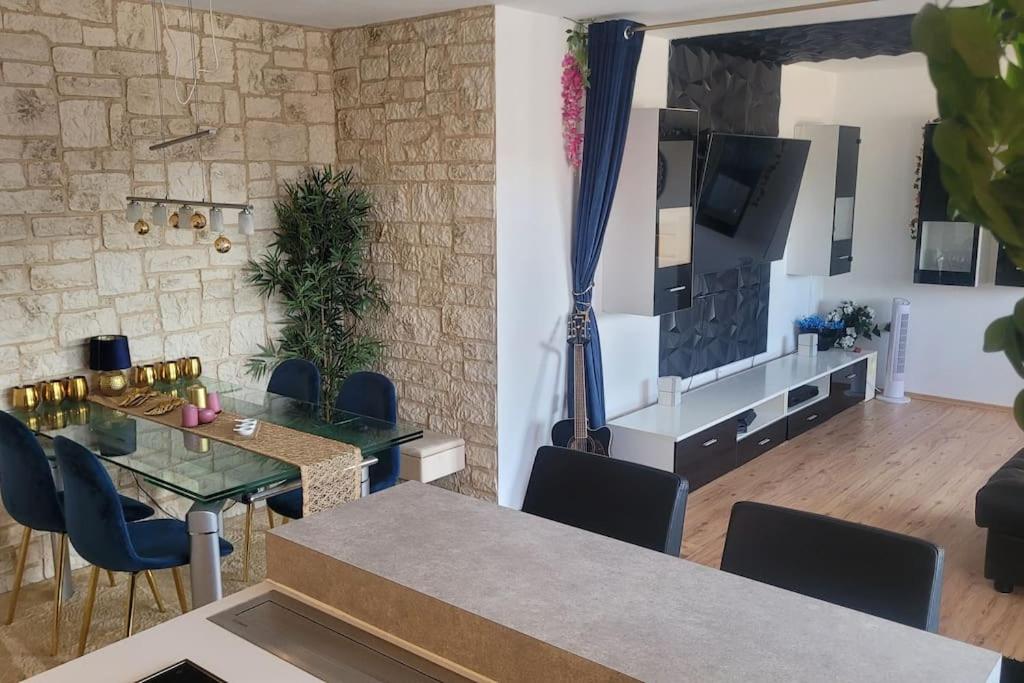 Unique Munich Apartment, Unterhaching (updated prices 2025)