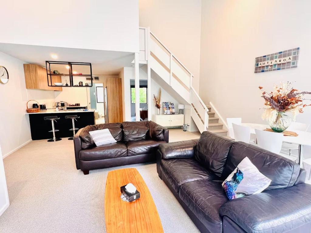 Chester St East - Christchurch Holiday Homes, Christchurch (updated ...