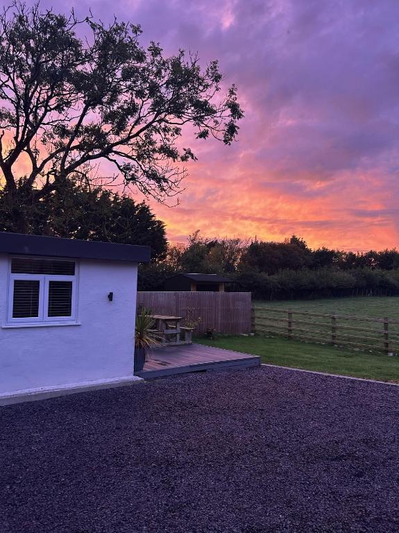 Seiriol, quiet lodge near Beaumaris & Menai Bridge, Menai Bridge ...