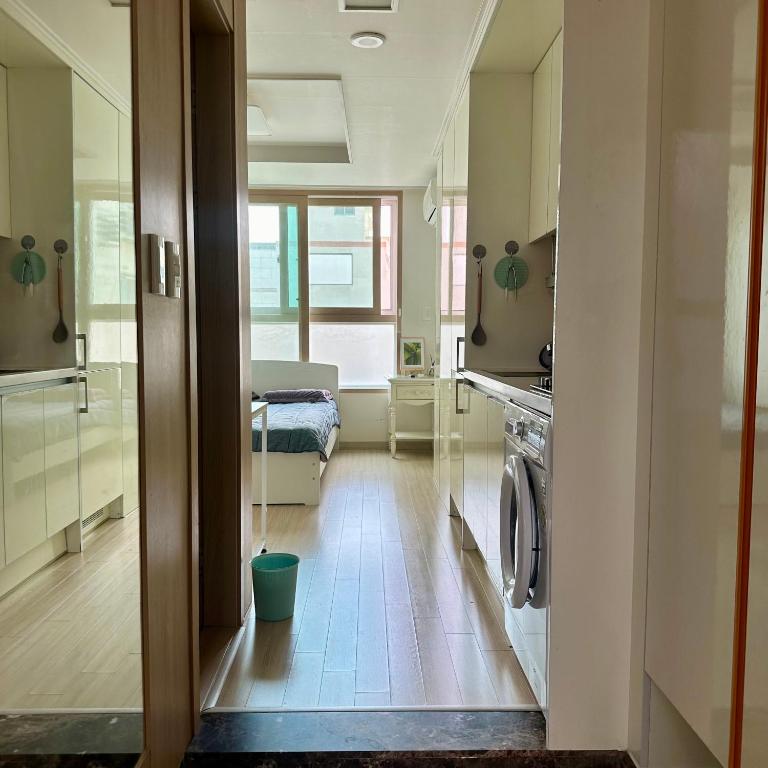 COS Cosmo Green, Seoul (updated prices 2026)