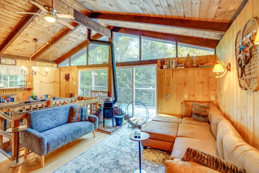 Rustic Cabin Near Ski Resorts in West Dover!, West Dover (updated ...
