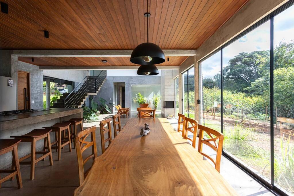 Casa Kanarô Arquitetura Rústica Brutalista e Moderna, Alto Paraíso de ...