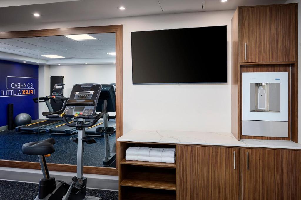 Holiday Inn Express & Suites Kitchener Southeast by IHG, Kitchener ...