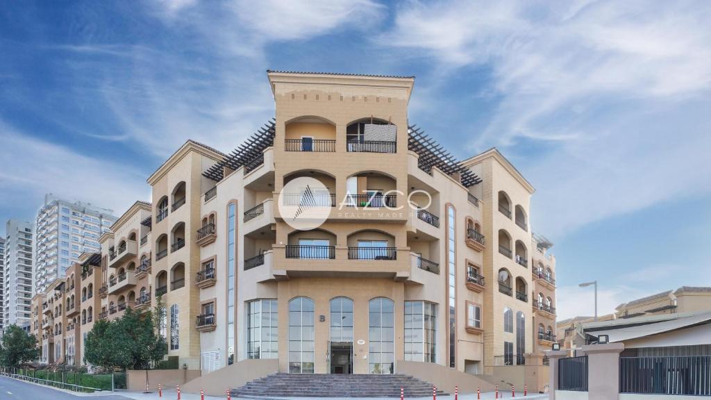 Cozy 1BR with City View in JVC Close to Circle Mall by AZCO Holiday ...