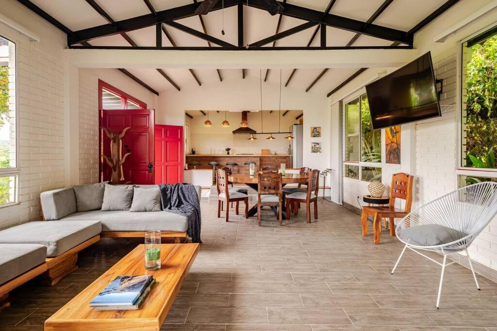 Casa cafetera en Pereira con Jacuzzi y 5 habitaciones, Pereira (updated ...