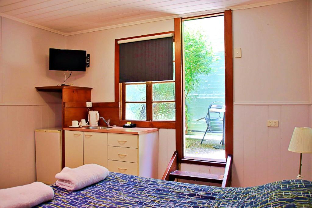 Brisbane Manor, Brisbane (updated prices 2025)