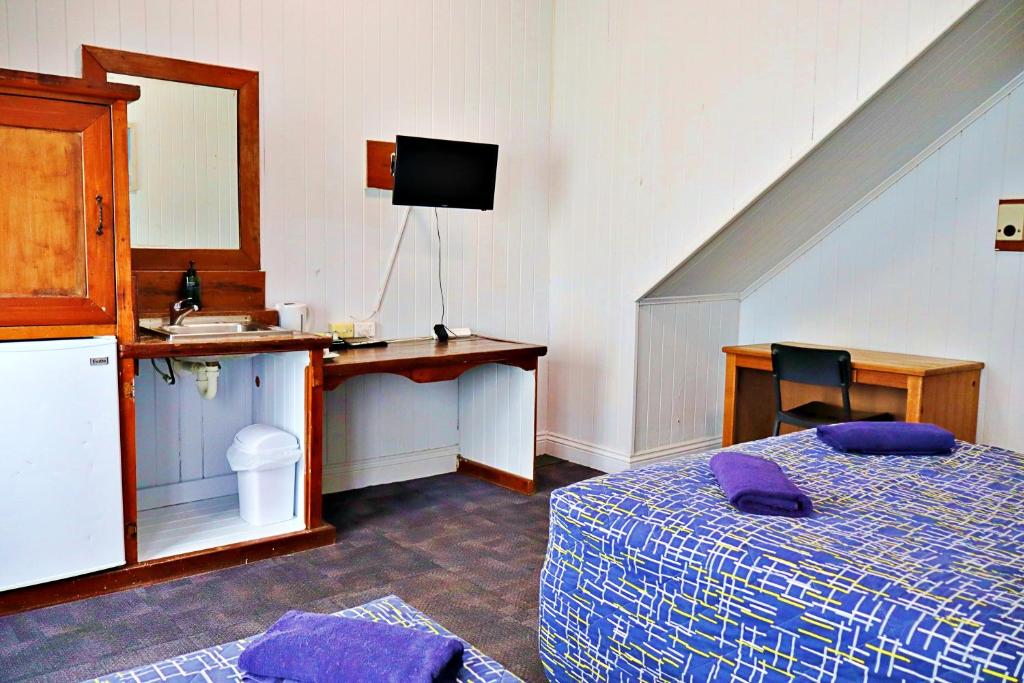 Brisbane Manor, Brisbane (updated prices 2025)