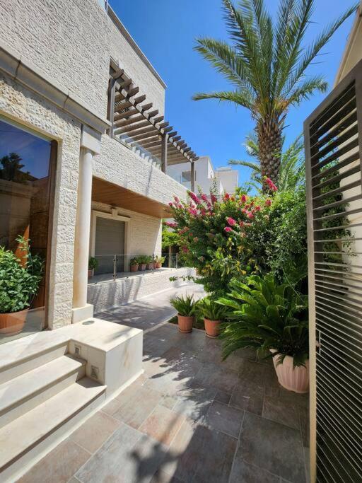 Abdoun Circle Lux Villa 900sqm, Amman (prezzi aggiornati per il 2025)