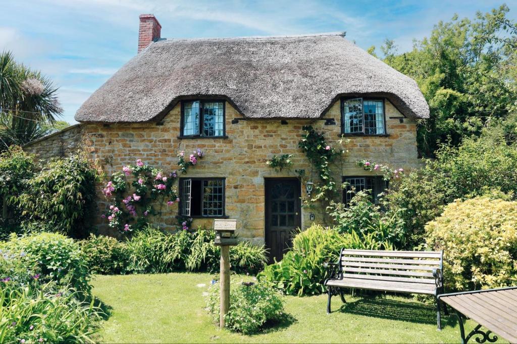 Strongate Cottage Rural Retreat - near Bridport & Jurassic Coastline ...