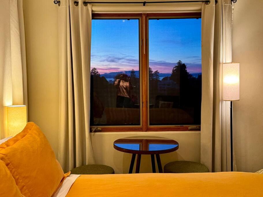 Sunset Spa Suite with Views and easy Parking, Oakland (updated prices 2025)
