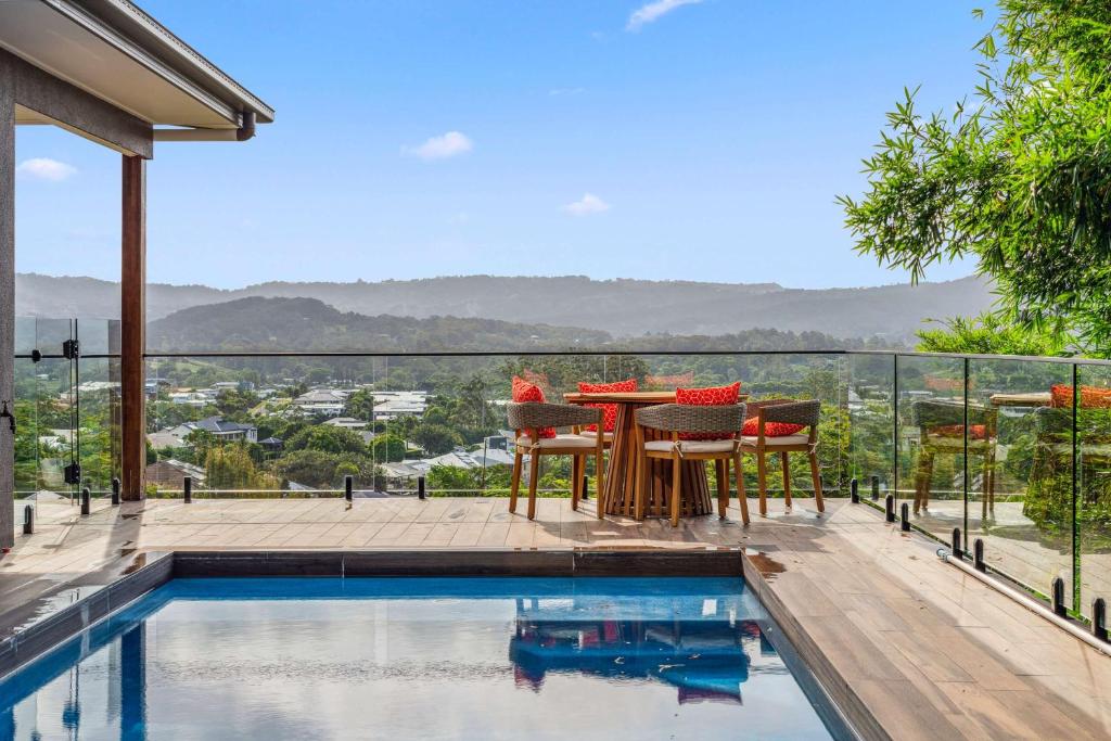 Hillside Hideaway - Hinterland Escape with Panoramic Views, Woombye ...