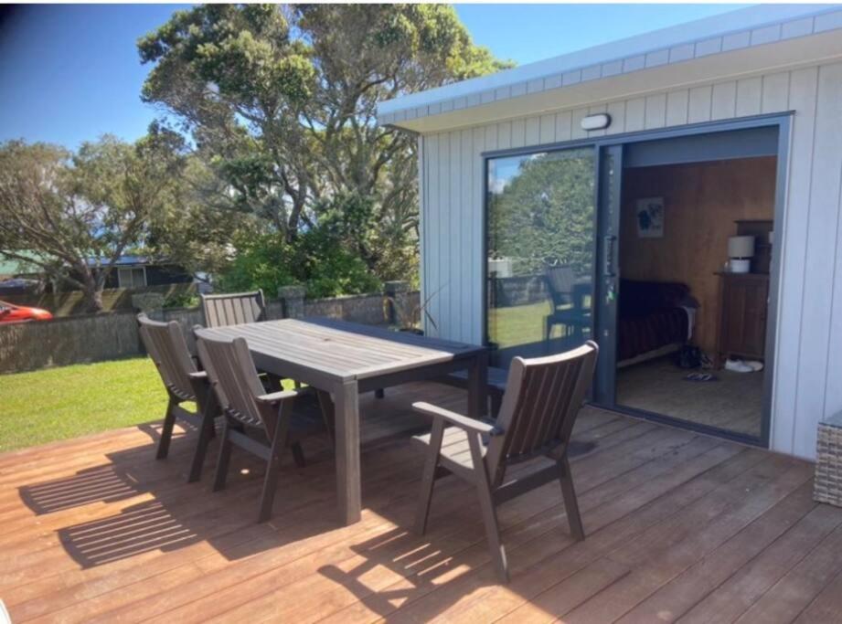 Love cabin - your intimate space, Whangaparaoa (updated prices 2025)