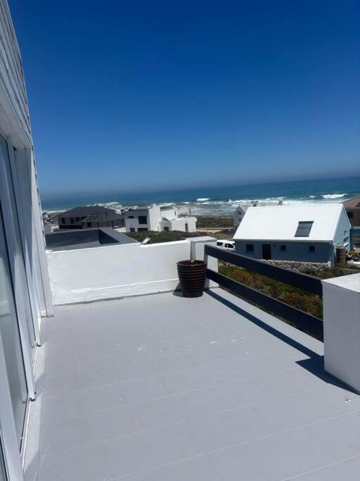 Sevenatseaview, Yzerfontein (updated prices 2026)