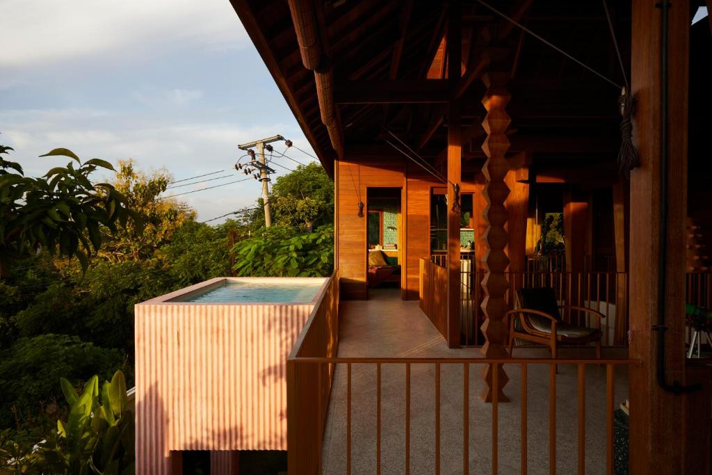 Kado Kubu - Boutique 2BR Pink Villa & Sky Pool with Ocean Views in ...