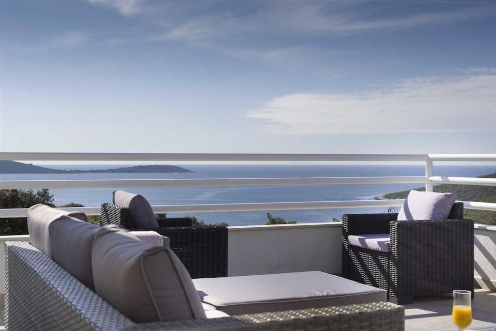 Villa Whispering Bay, Voluja (updated prices 2026)