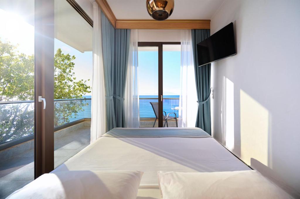 EVLOGIA HOTEL SEAFRONT and ANEX by Greek Pride, Fourka (updated prices ...