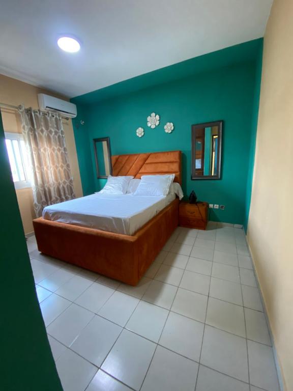 NNEEL EMPIRe, Douala (updated prices 2025)