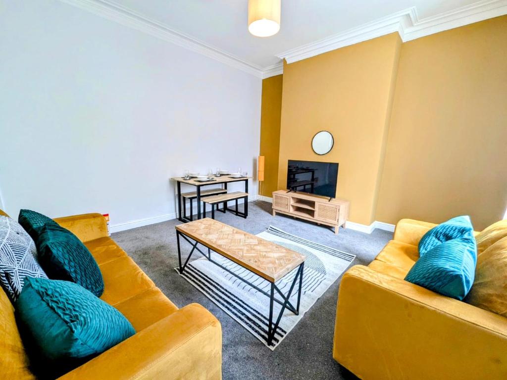 Charming 4-Bedroom Retreat in Blyth, Blyth (updated prices 2026)