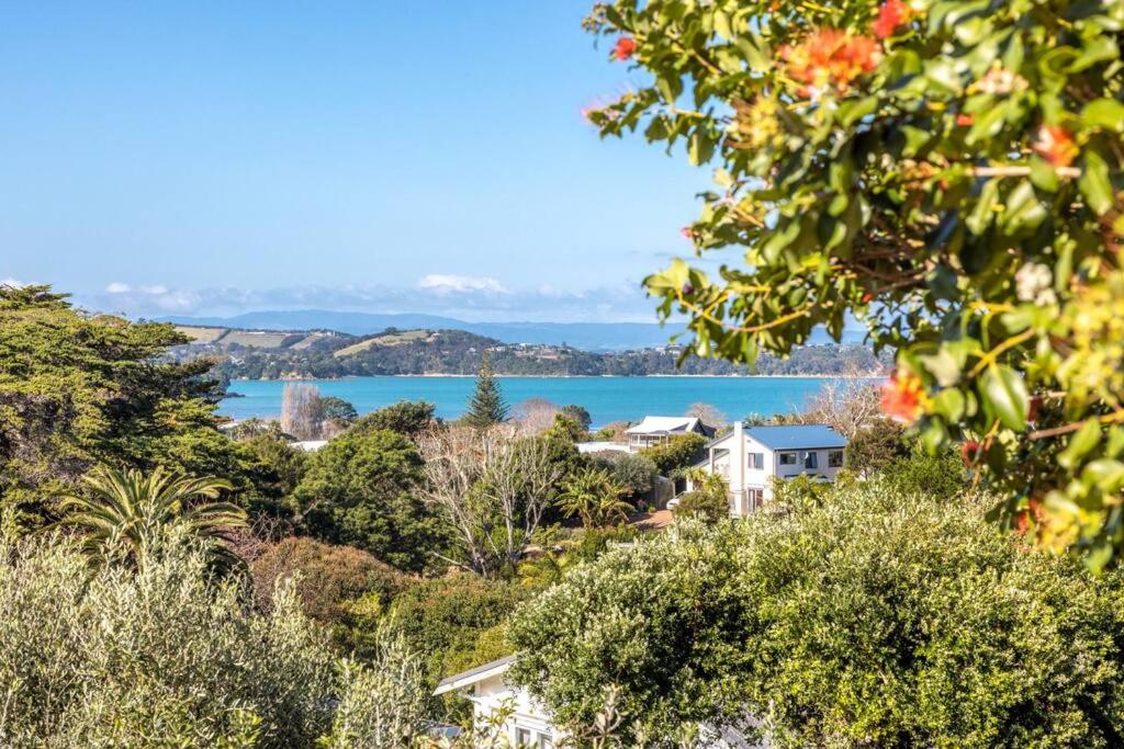 Kuaka Retreat - Top of Oneroa, Waiheke Island (updated prices 2025)