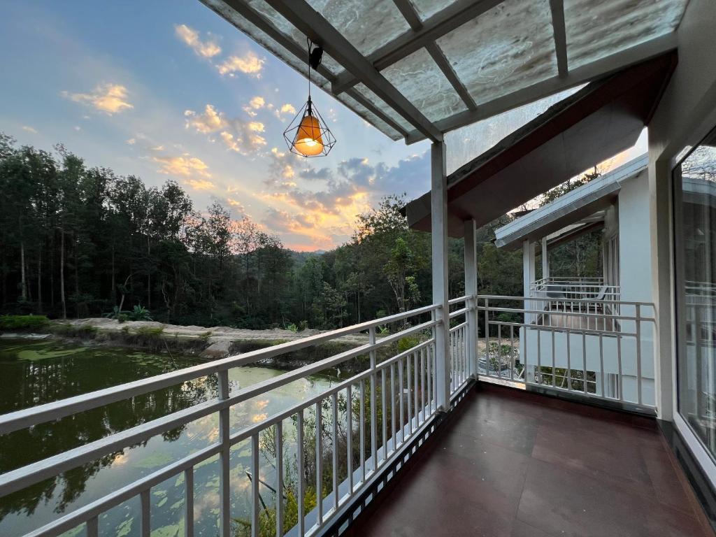 Chola Lakeview Cottages, Chikmagalūr (updated prices 2026)