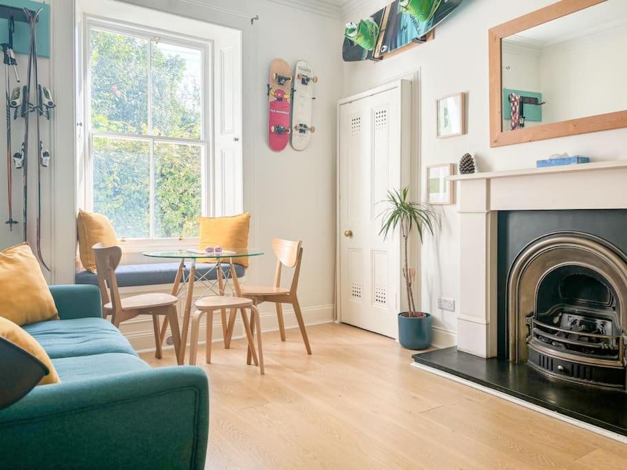 Artist colony cottage with sauna and private garden, and easy walk to ...