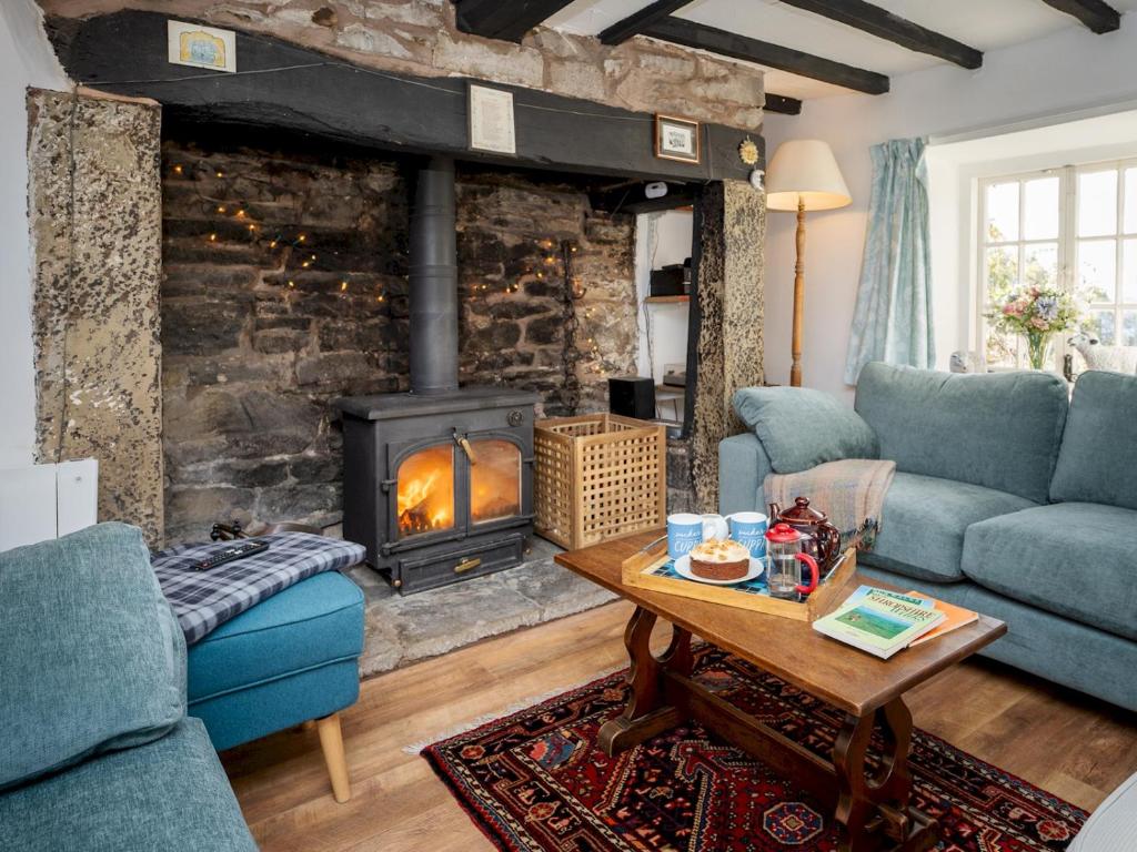 Pass the Keys Cosy cottage hideaway set in beautiful countryside ...