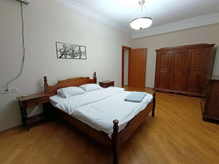 One bedroom apartment near Nizami metro, Baku (updated prices 2025)
