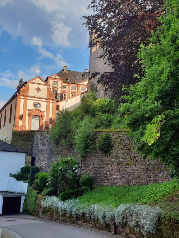 Ferienhaus am Schloß, Malberg (updated prices 2026)