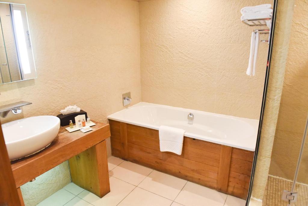 Glenskirlie Castle Hotel, Banknock (updated prices 2025)