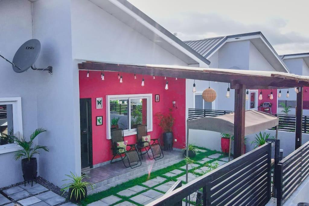 iFORA Homes # 179 - 3 Bedroom modern and peaceful getaway at Bijou ...