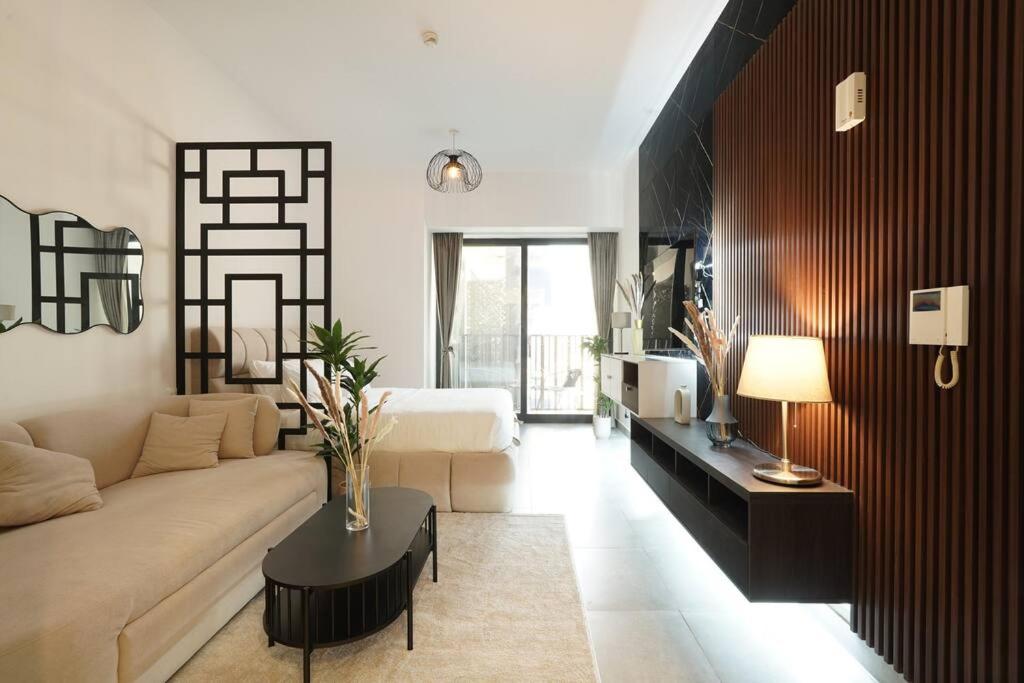 DAYF-LUC Stylish Studio Modern Comfort & Great Location, Dubai (updated ...