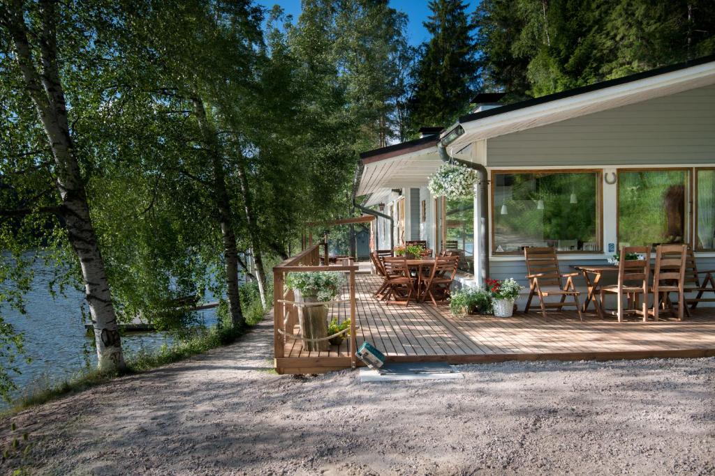 Lakeside Villa next to Nuuksio National Park, in addition Hot Tub and ...
